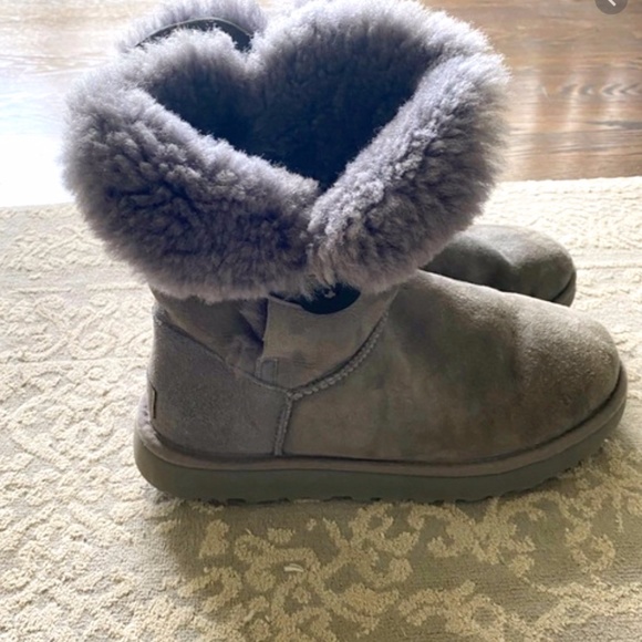 UGG | Shoes | Ugg Bailey Bottom Boots | Poshmark